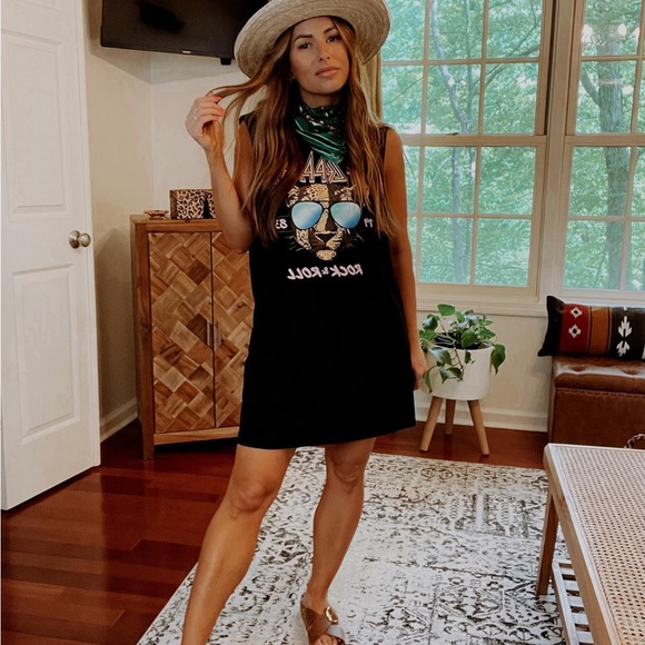 Def Leppard | Dresses | Nwt Def Leppard 983 Rock N Roll Graphic Tank ...